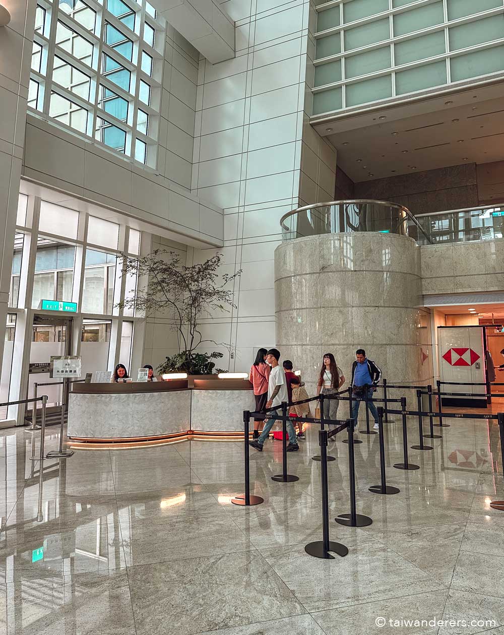 Simple Kaffa Sola cafe in Taipei 101 天空興波 (highest cafe in Taipei ...