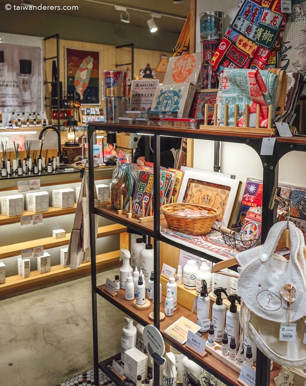 Taipei Shopping Malls - 23 Best Shopping Centers & Districts - Taiwanderers