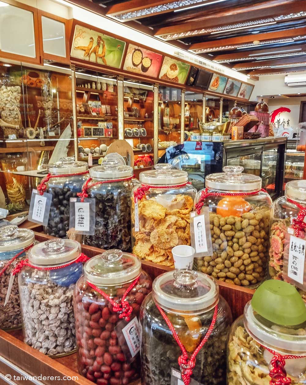 13 Best Places To Buy Souvenirs in Taipei Guide - Taiwanderers