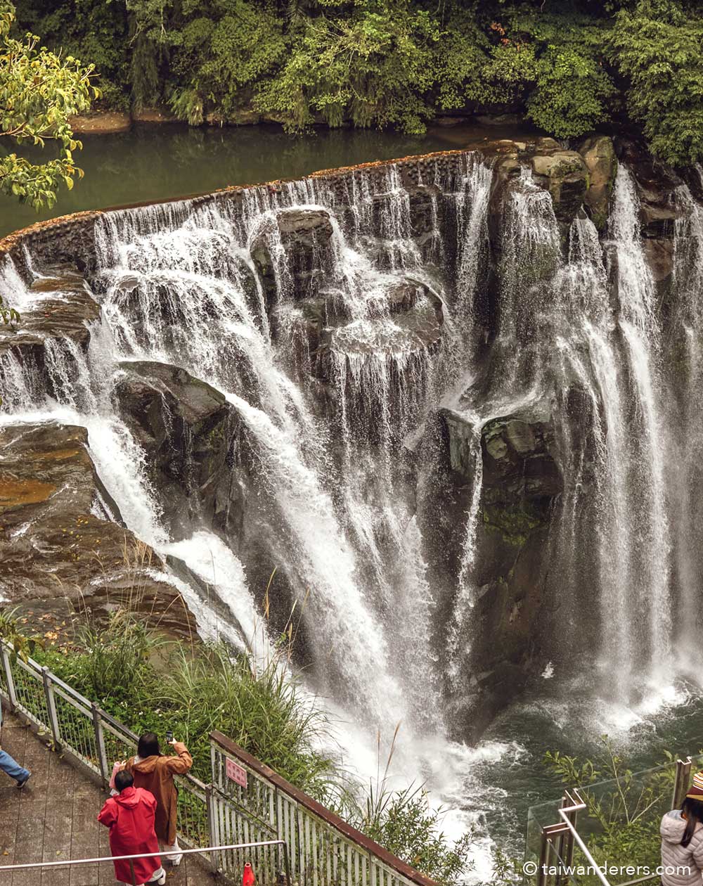 Shifen Waterfall in Taiwan Guide - How To Visit + Photos - Taiwanderers