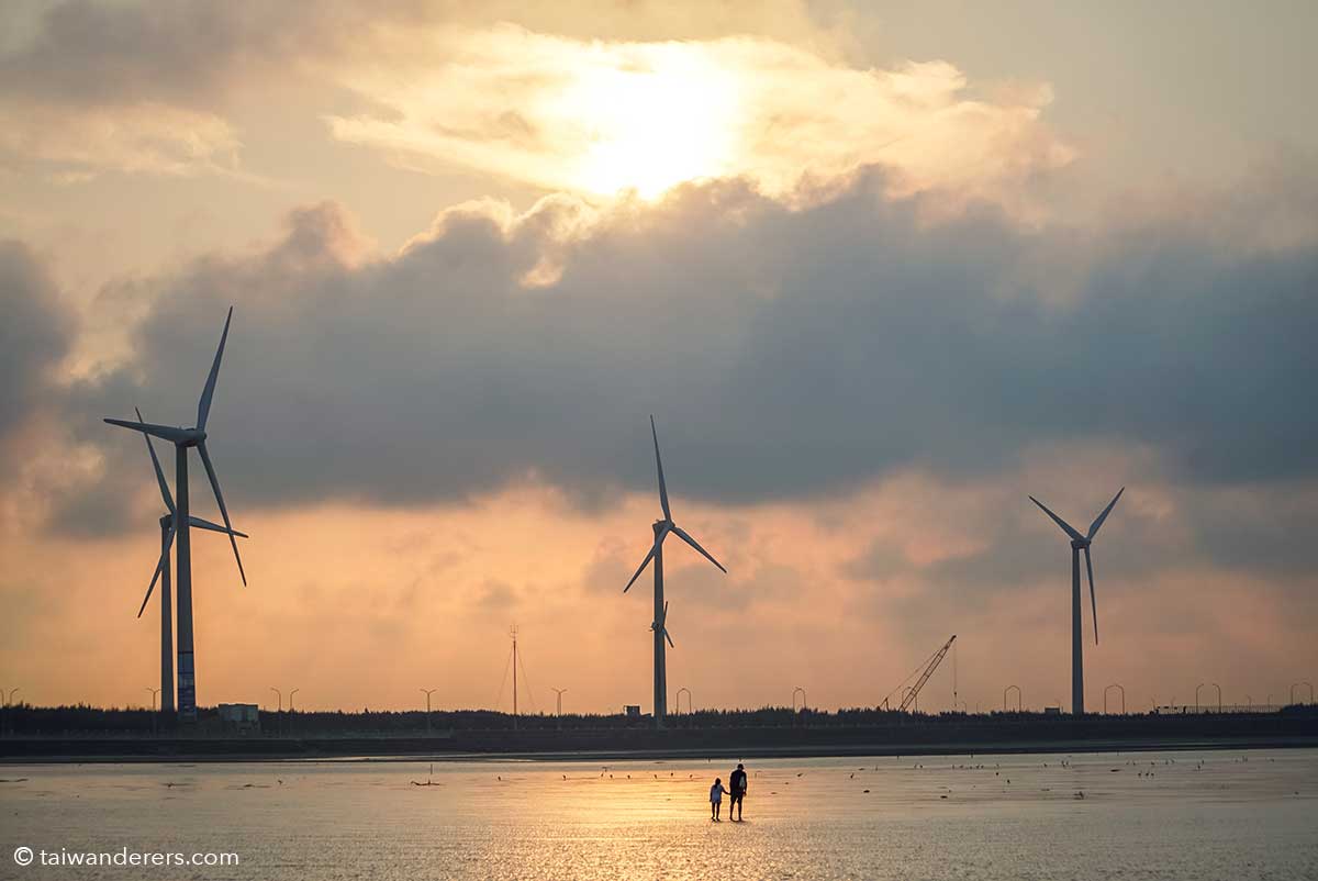 Gaomei Wetlands - Taichung’s Best Sunset Spot Guide + Photos - Taiwanderers